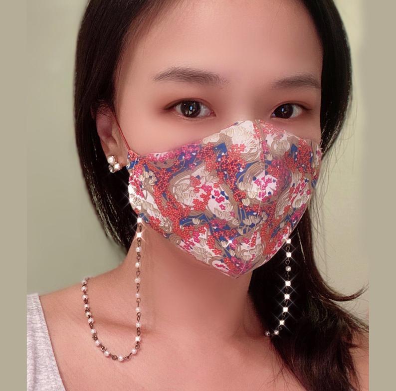 Ten Face Mask Chains That Will Make Mask Wearing A Lot Easier